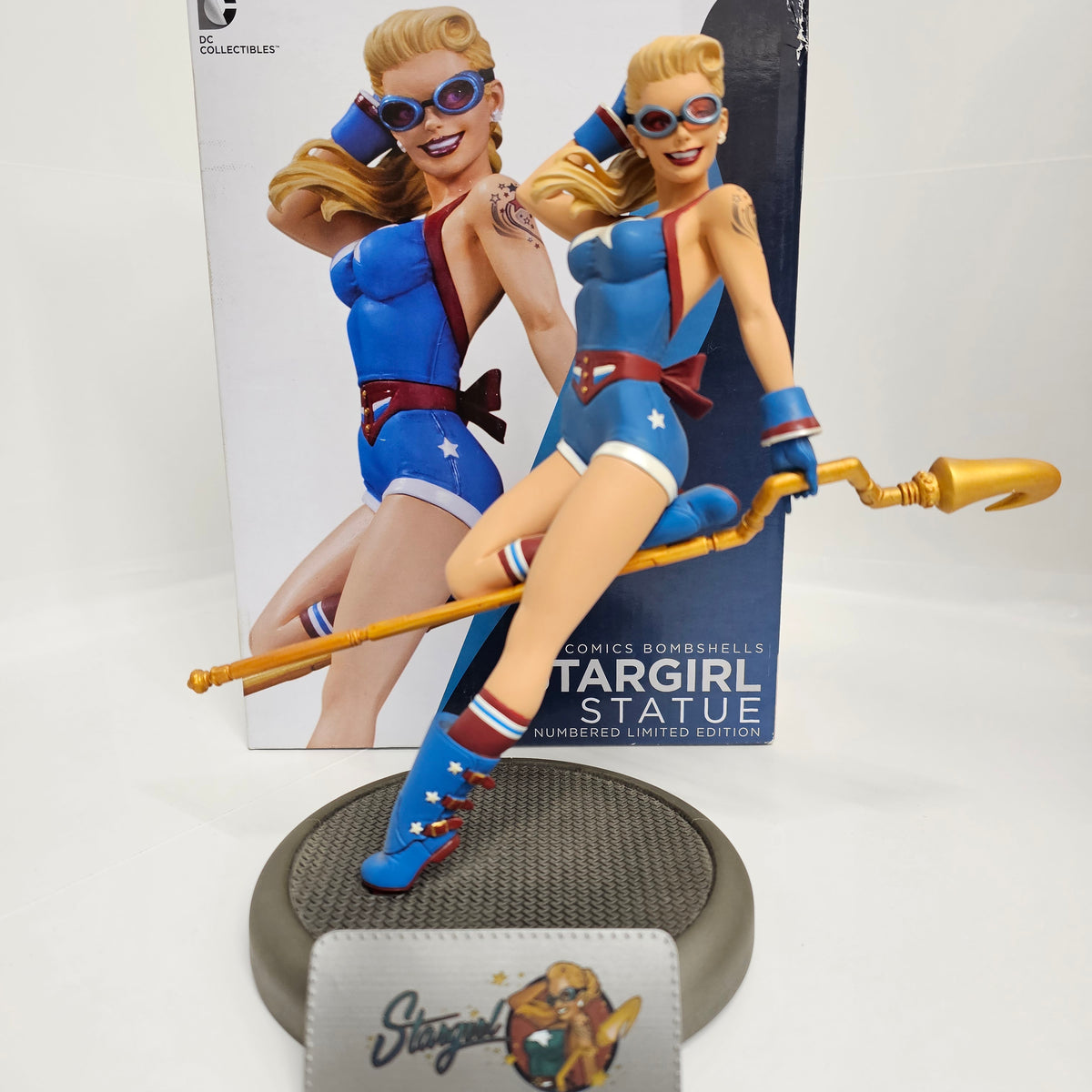 DC Comics Stargirl Bombshells Statue – Comic Warehouse