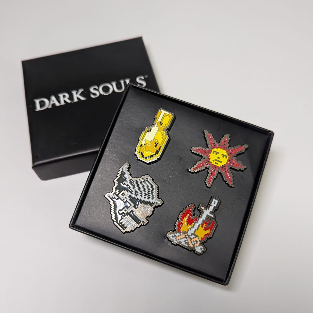Dark Souls - Set of 4 Enamel Pin Badges by Loot Crate – Comic Warehouse